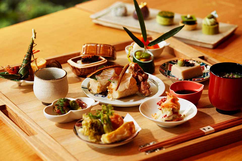 Best Japanese Restaurant in Tokyo | Unkai Japanese Restaurant - ANA ...